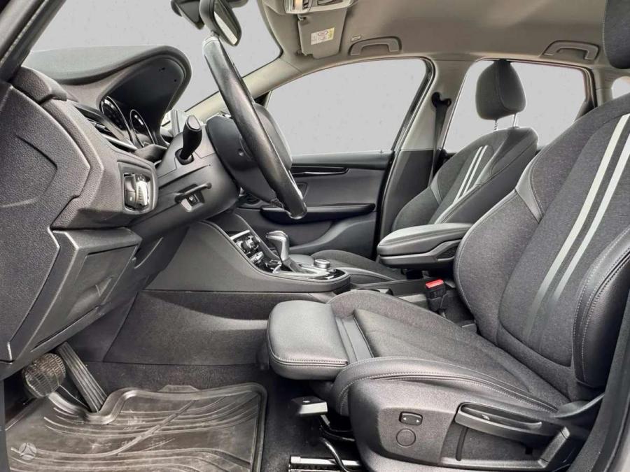 Melns BMW 225 2018 Marijampole, ar dzinēja tilpumu 1.50 L un nobraukumu 132 tūkst. km par 9250 €, foto 17 vietnē AUTOMOTO.COM.LV