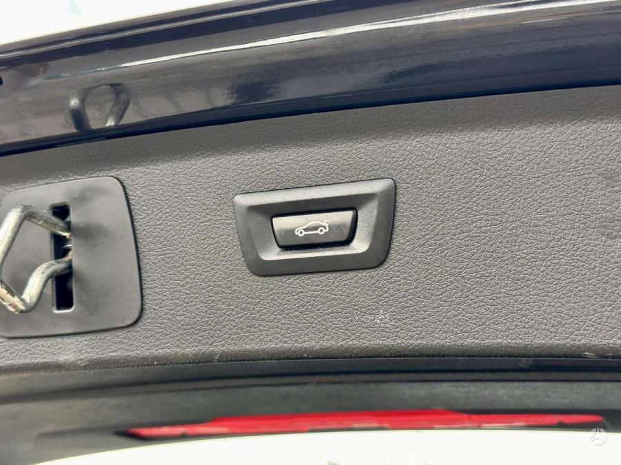 Melns BMW 225 2018 Marijampole, ar dzinēja tilpumu 1.50 L un nobraukumu 132 tūkst. km par 9250 €, foto 19 vietnē AUTOMOTO.COM.LV