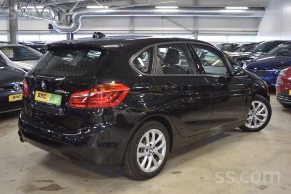 Black BMW 225 2021 in Riga, with an engine capacity of 1.50 L and mileage of 134 thousand km for 16900 €, photo 2 on AUTOMOTO.COM.LV