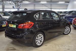 Black BMW 225 2021 in Riga, with an engine capacity of 1.50 L and mileage of 134 thousand km for 15900 €, photo 3 on AUTOMOTO.COM.LV