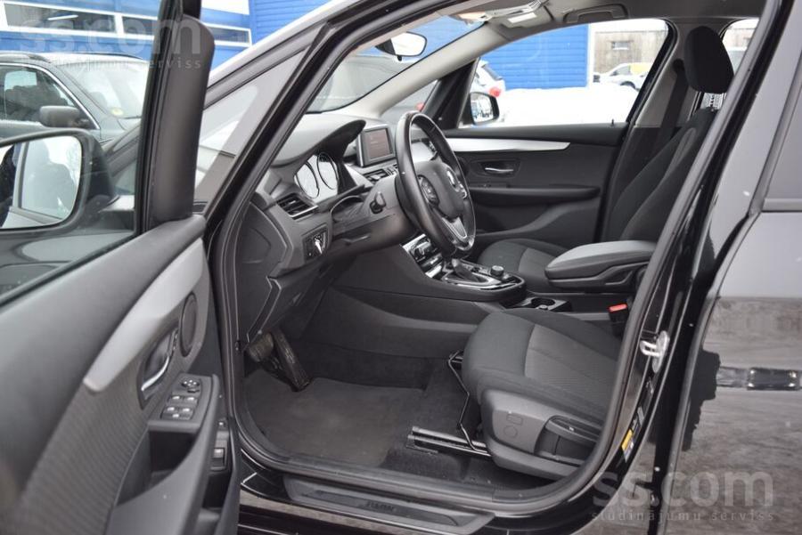 Black BMW 225 2021 in Riga, with an engine capacity of 1.50 L and mileage of 134 thousand km for 15900 €, photo 4 on AUTOMOTO.COM.LV