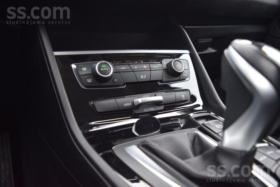 Black BMW 225 2021 in Riga, with an engine capacity of 1.50 L and mileage of 134 thousand km for 15900 €, photo 7 on AUTOMOTO.COM.LV