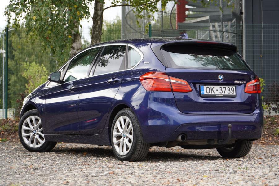 Blue BMW 225 2016 in Riga, with an engine capacity of 1.50 L and mileage of 158 thousand km for 13790 €, photo 10 on AUTOMOTO.COM.LV