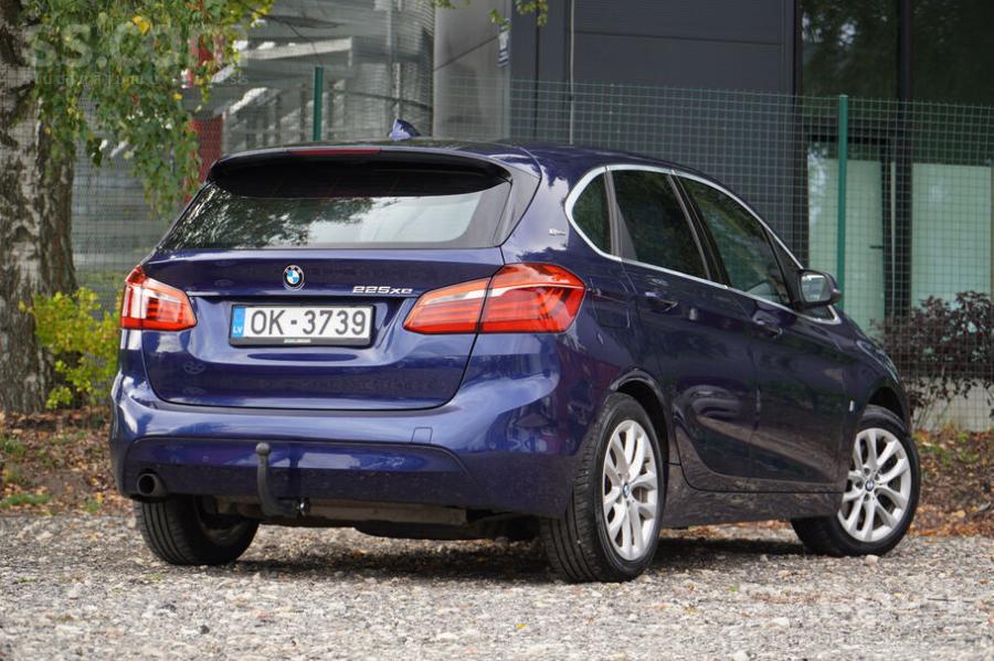 Blue BMW 225 2016 in Riga, with an engine capacity of 1.50 L and mileage of 158 thousand km for 13790 €, photo 12 on AUTOMOTO.COM.LV