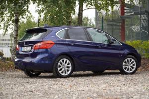 Blue BMW 225 2016 in Riga, with an engine capacity of 1.50 L and mileage of 158 thousand km for 13790 €, photo 13 on AUTOMOTO.COM.LV
