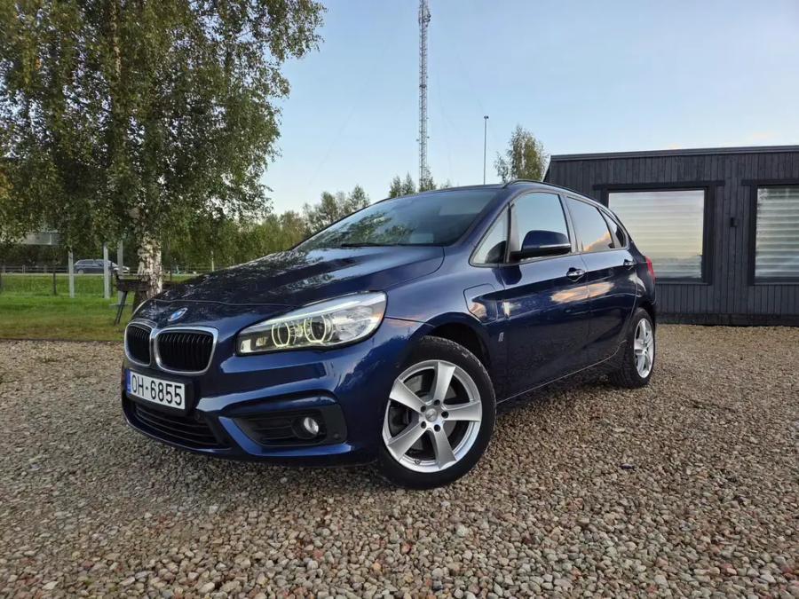 Blue BMW 225 2017 in Jelgava, with an engine capacity of 1.50 L and mileage of 186 thousand km for 11200 €, photo 1 on AUTOMOTO.COM.LV