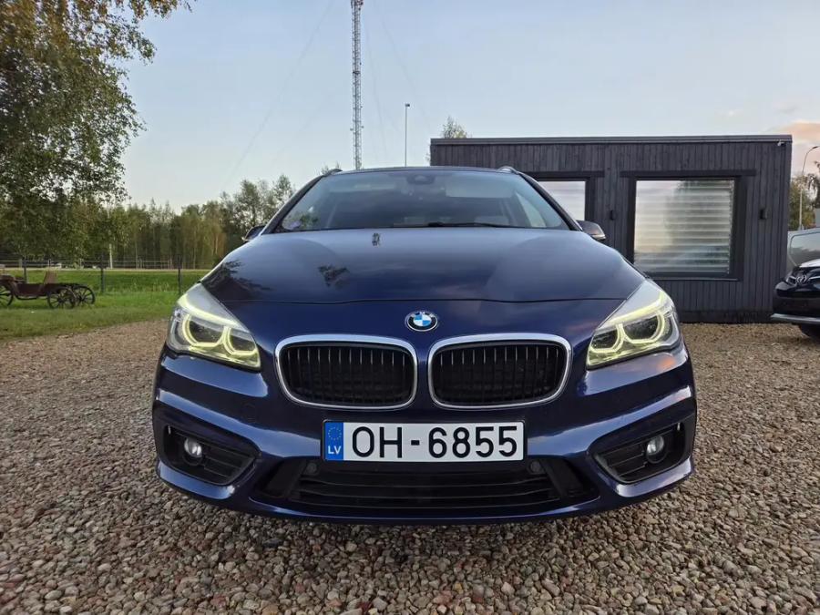 Blue BMW 225 2017 in Jelgava, with an engine capacity of 1.50 L and mileage of 186 thousand km for 11200 €, photo 3 on AUTOMOTO.COM.LV