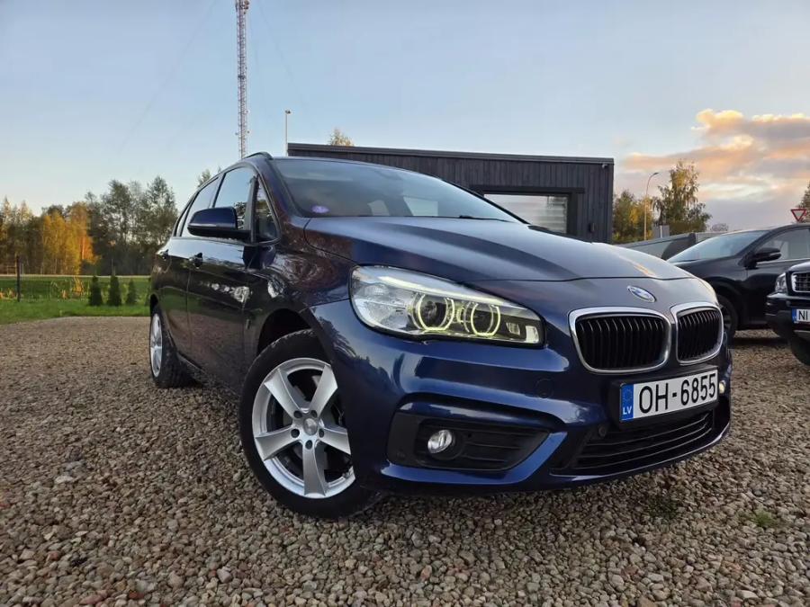 Blue BMW 225 2017 in Jelgava, with an engine capacity of 1.50 L and mileage of 186 thousand km for 11200 €, photo 4 on AUTOMOTO.COM.LV