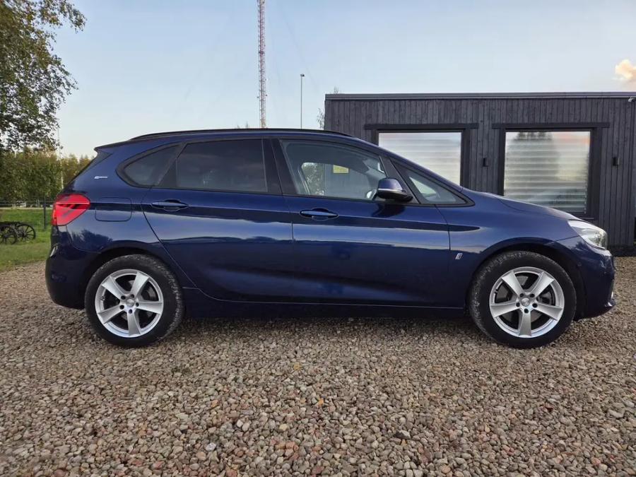 Blue BMW 225 2017 in Jelgava, with an engine capacity of 1.50 L and mileage of 186 thousand km for 11200 €, photo 6 on AUTOMOTO.COM.LV