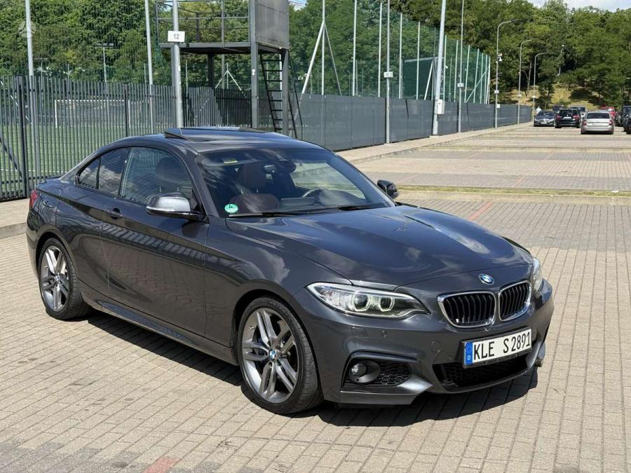 Grey BMW 225 2015 in Jonava, with an engine capacity of 2.00 L and mileage of 210 thousand km for 14000 €, photo 4 on AUTOMOTO.COM.LV