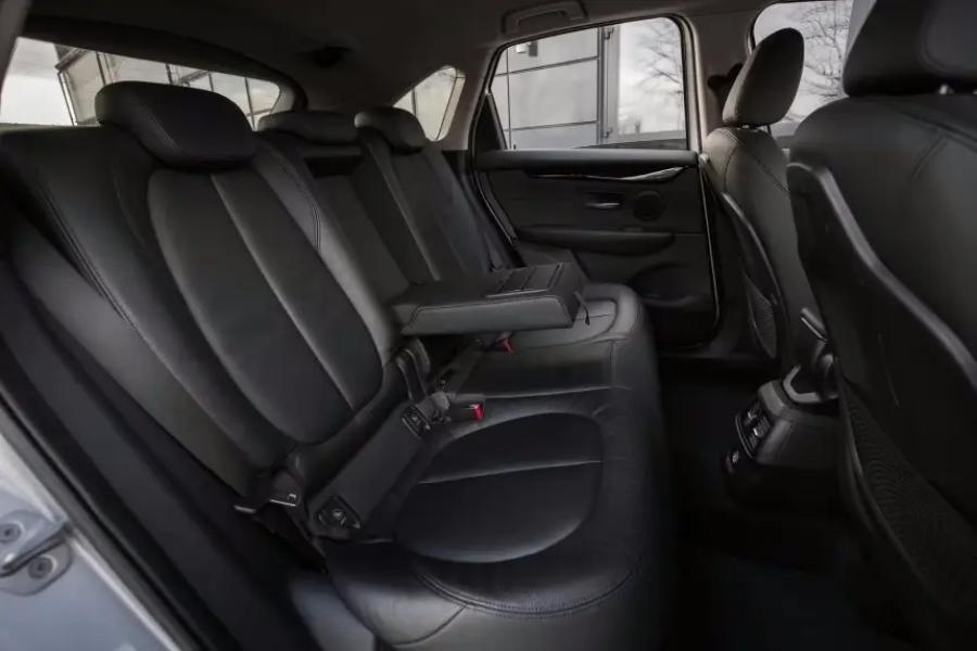 Pelēks BMW 225 2017 Jelgava, ar dzinēja tilpumu 1.50 L un nobraukumu 0 tūkst. km par 11590 €, foto 22 vietnē AUTOMOTO.COM.LV