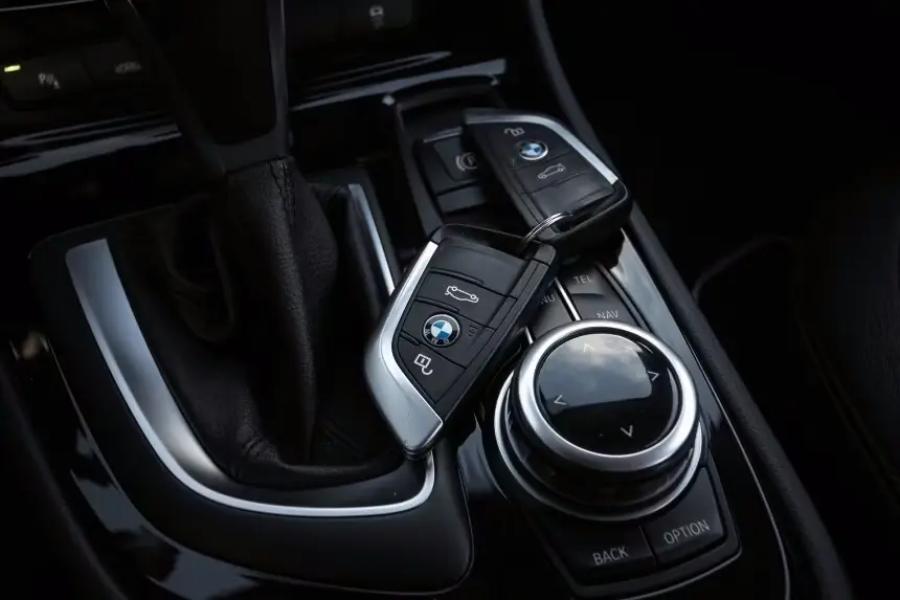 Pelēks BMW 225 2017 Jelgava, ar dzinēja tilpumu 1.50 L un nobraukumu 0 tūkst. km par 11590 €, foto 27 vietnē AUTOMOTO.COM.LV