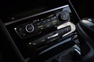 Pelēks BMW 225 2017 Jelgava, ar dzinēja tilpumu 1.50 L un nobraukumu 0 tūkst. km par 11590 €, foto 30 vietnē AUTOMOTO.COM.LV