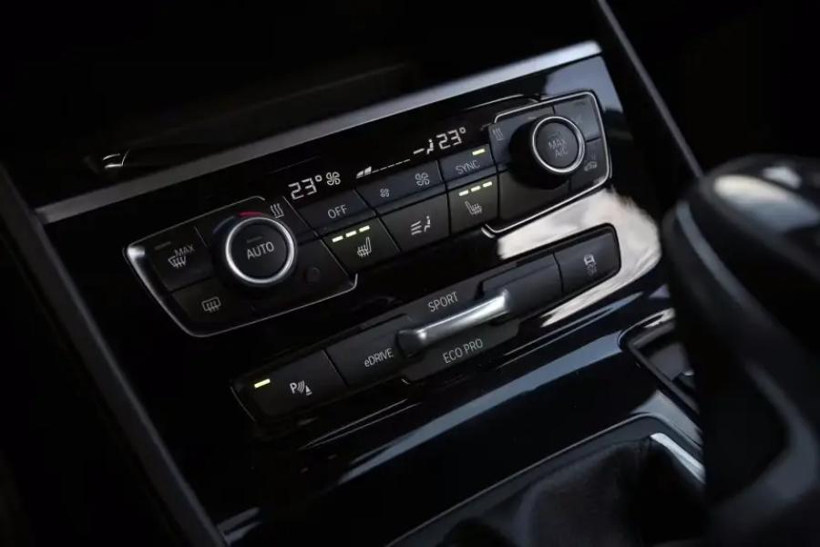 Pelēks BMW 225 2017 Jelgava, ar dzinēja tilpumu 1.50 L un nobraukumu 0 tūkst. km par 11590 €, foto 30 vietnē AUTOMOTO.COM.LV