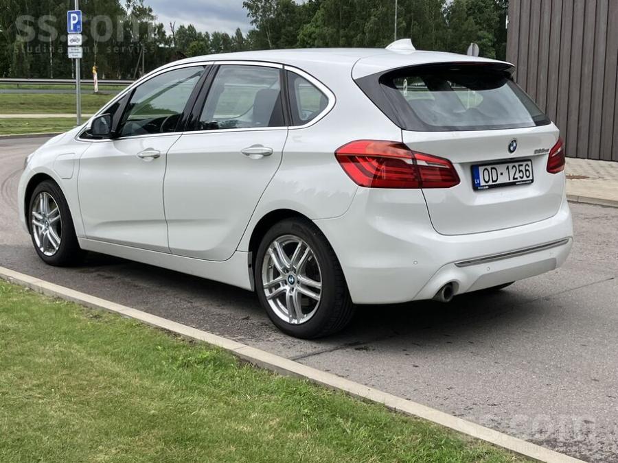 Белый БМВ 225 2020 в Рига, объемом двигателя 1.50 л и пробегом 117 тыс. км за 16000 €, фото 5 на AUTOMOTO.COM.LV