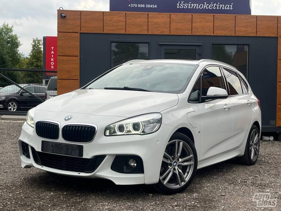 White BMW 225 2016 in Kaunas, with an engine capacity of 1.50 L and mileage of 168 thousand km for 12499 €, photo 4 on AUTOMOTO.COM.LV