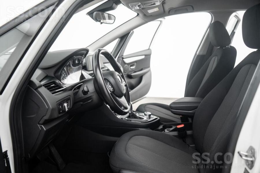 Balts BMW 225 2017 Tallina, ar dzinēja tilpumu 1.50 L un nobraukumu 153 tūkst. km par 9998 €, foto 10 vietnē AUTOMOTO.COM.LV