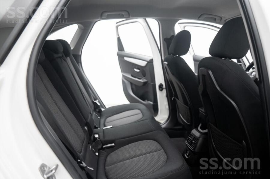 Balts BMW 225 2017 Tallina, ar dzinēja tilpumu 1.50 L un nobraukumu 153 tūkst. km par 9998 €, foto 12 vietnē AUTOMOTO.COM.LV