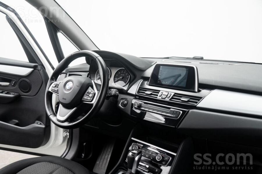 Balts BMW 225 2017 Tallina, ar dzinēja tilpumu 1.50 L un nobraukumu 153 tūkst. km par 9998 €, foto 14 vietnē AUTOMOTO.COM.LV