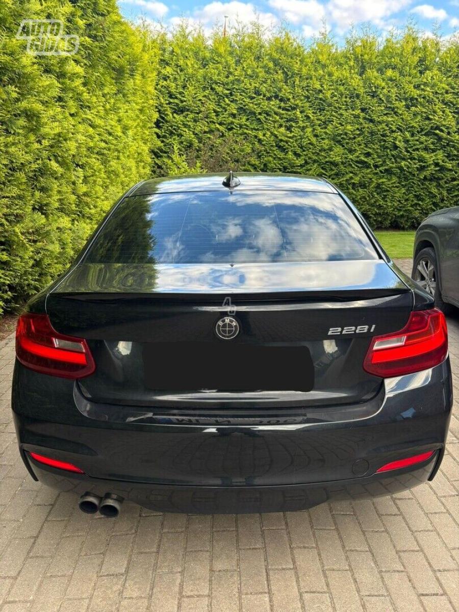 Black BMW 228 2016 in Vilnius, with an engine capacity of 2.00 L and mileage of 115 thousand km for 13500 €, photo 6 on AUTOMOTO.COM.LV