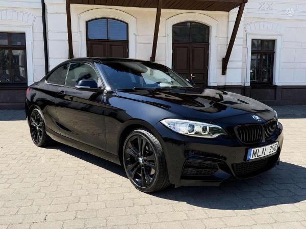 Black BMW 228 2016 in Vilnius, with an engine capacity of 2.00 L and mileage of 106 thousand km for 13500 €, photo 4 on AUTOMOTO.COM.LV