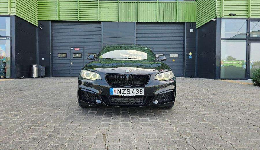 Черный БМВ 228 2016 в Вильнюс, объемом двигателя 2.00 л и пробегом 130 тыс. км за 12900 €, фото 5 на AUTOMOTO.COM.LV