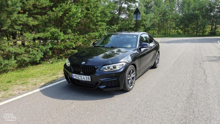 Black BMW 228 2016 in Vilnius, with an engine capacity of 2.00 L and mileage of 130 thousand km for 12900 €, photo 3 on AUTOMOTO.COM.LV