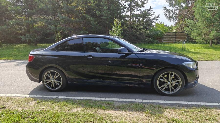 Black BMW 228 2016 in Vilnius, with an engine capacity of 2.00 L and mileage of 130 thousand km for 12900 €, photo 9 on AUTOMOTO.COM.LV