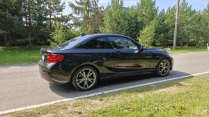 Black BMW 228 2016 in Vilnius, with an engine capacity of 2.00 L and mileage of 130 thousand km for 12900 €, photo 10 on AUTOMOTO.COM.LV