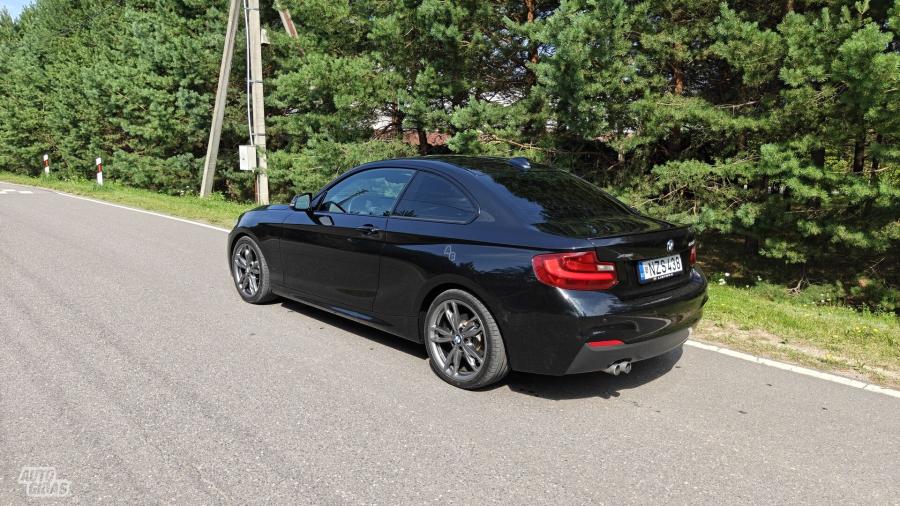 Black BMW 228 2016 in Vilnius, with an engine capacity of 2.00 L and mileage of 130 thousand km for 12900 €, photo 15 on AUTOMOTO.COM.LV