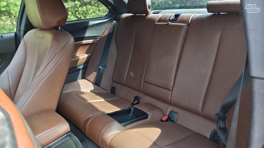 Black BMW 228 2016 in Vilnius, with an engine capacity of 2.00 L and mileage of 130 thousand km for 12900 €, photo 22 on AUTOMOTO.COM.LV