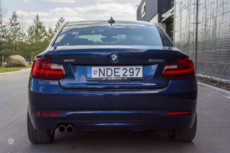 Blue BMW 228 2015 in Vilnius, with an engine capacity of 2.00 L and mileage of 171 thousand km for 11000 €, photo 4 on AUTOMOTO.COM.LV