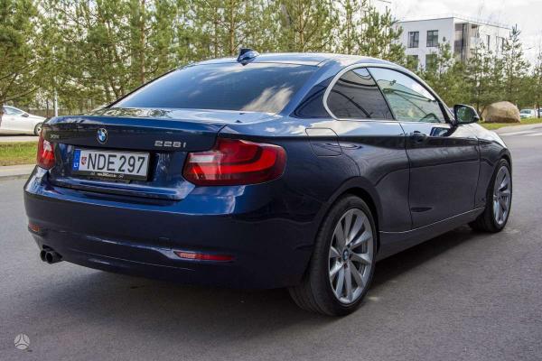 Blue BMW 228 2015 in Vilnius, with an engine capacity of 2.00 L and mileage of 171 thousand km for 11000 €, photo 5 on AUTOMOTO.COM.LV