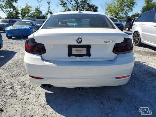 White BMW 228 2014 in Klaipeda, with an engine capacity of 2.80 L and mileage of 200 thousand km for 4750 €, photo 3 on AUTOMOTO.COM.LV