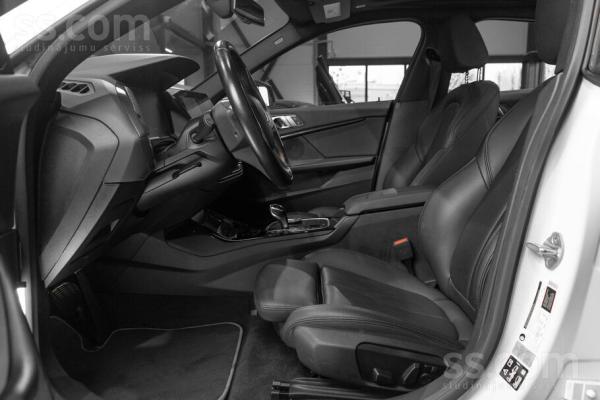 White BMW 228 2022 in Riga, with an engine capacity of 2.00 L and mileage of 49 thousand km for 25000 €, photo 8 on AUTOMOTO.COM.LV