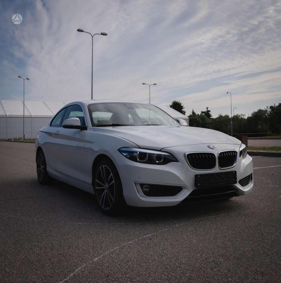 White BMW 230 2019 in Vilnius, with an engine capacity of 0.00 L and mileage of 88 thousand km for 16500 €, photo 3 on AUTOMOTO.COM.LV