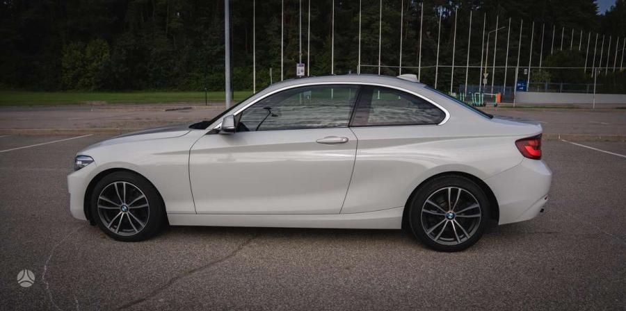 White BMW 230 2019 in Vilnius, with an engine capacity of 0.00 L and mileage of 88 thousand km for 16500 €, photo 7 on AUTOMOTO.COM.LV