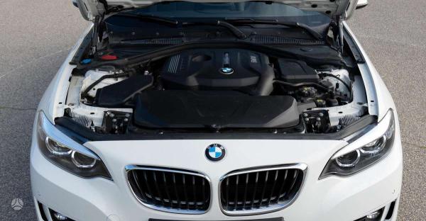 White BMW 230 2019 in Vilnius, with an engine capacity of 0.00 L and mileage of 88 thousand km for 16500 €, photo 8 on AUTOMOTO.COM.LV