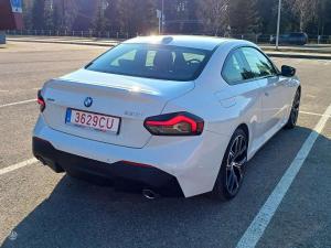 White BMW 230 2023 in Utena, with an engine capacity of 2.00 L and mileage of 17 thousand km for 29800 €, photo 7 on AUTOMOTO.COM.LV