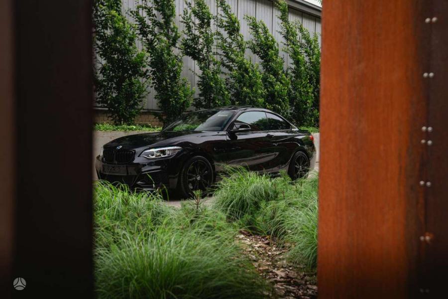 Black BMW 235 2015 in Kaunas, with an engine capacity of 2.98 L and mileage of 110 thousand km for 20999 €, photo 9 on AUTOMOTO.COM.LV