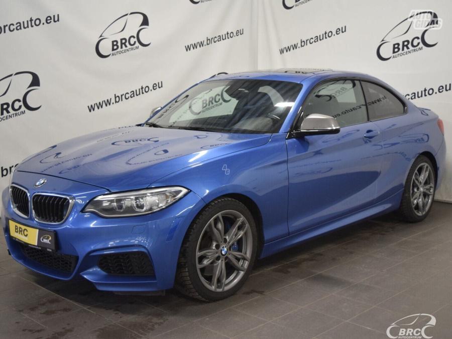Blue BMW 235 2015 in Riga, with an engine capacity of 3.00 L and mileage of 219 thousand km for 17900 €, photo 1 on AUTOMOTO.COM.LV