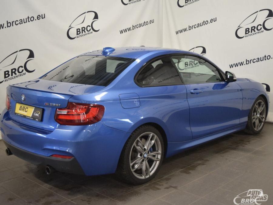 Blue BMW 235 2015 in Riga, with an engine capacity of 3.00 L and mileage of 219 thousand km for 17900 €, photo 2 on AUTOMOTO.COM.LV