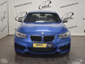 Blue BMW 235 2015 in Riga, with an engine capacity of 3.00 L and mileage of 219 thousand km for 17900 €, photo 3 on AUTOMOTO.COM.LV