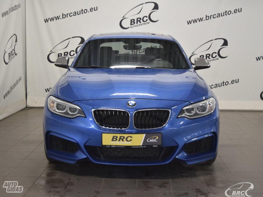 Blue BMW 235 2015 in Riga, with an engine capacity of 3.00 L and mileage of 219 thousand km for 17900 €, photo 3 on AUTOMOTO.COM.LV