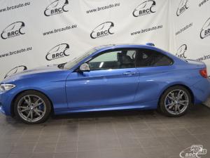 Blue BMW 235 2015 in Riga, with an engine capacity of 3.00 L and mileage of 219 thousand km for 17900 €, photo 5 on AUTOMOTO.COM.LV