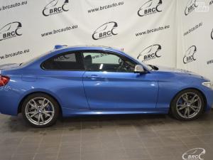 Blue BMW 235 2015 in Riga, with an engine capacity of 3.00 L and mileage of 219 thousand km for 17900 €, photo 6 on AUTOMOTO.COM.LV