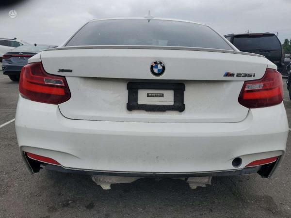Balts BMW 235 2015 Klaipėda, ar dzinēja tilpumu 2.98 L un nobraukumu 105 tūkst. km par 4950 €, foto 4 vietnē AUTOMOTO.COM.LV