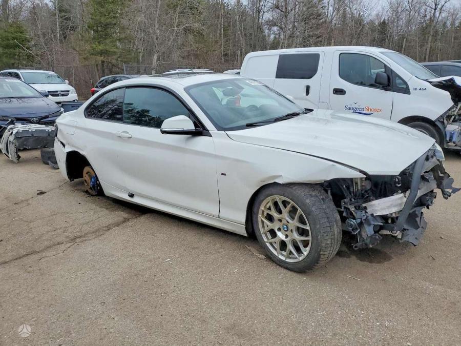 White BMW 235 2015 in Vilnius, with an engine capacity of 3.00 L and mileage of 162 thousand km for 6700 €, photo 6 on AUTOMOTO.COM.LV