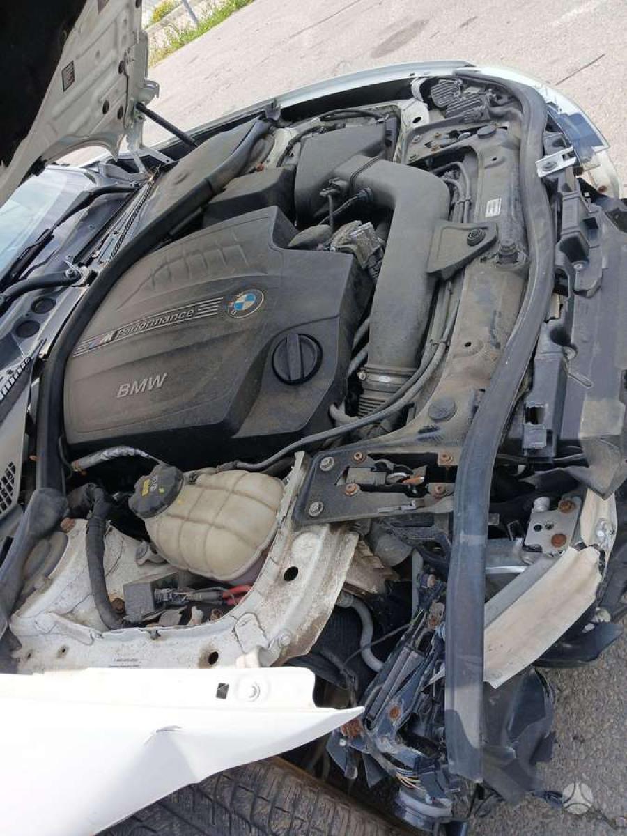 White BMW 235 2015 in Vilnius, with an engine capacity of 3.00 L and mileage of 162 thousand km for 6700 €, photo 10 on AUTOMOTO.COM.LV
