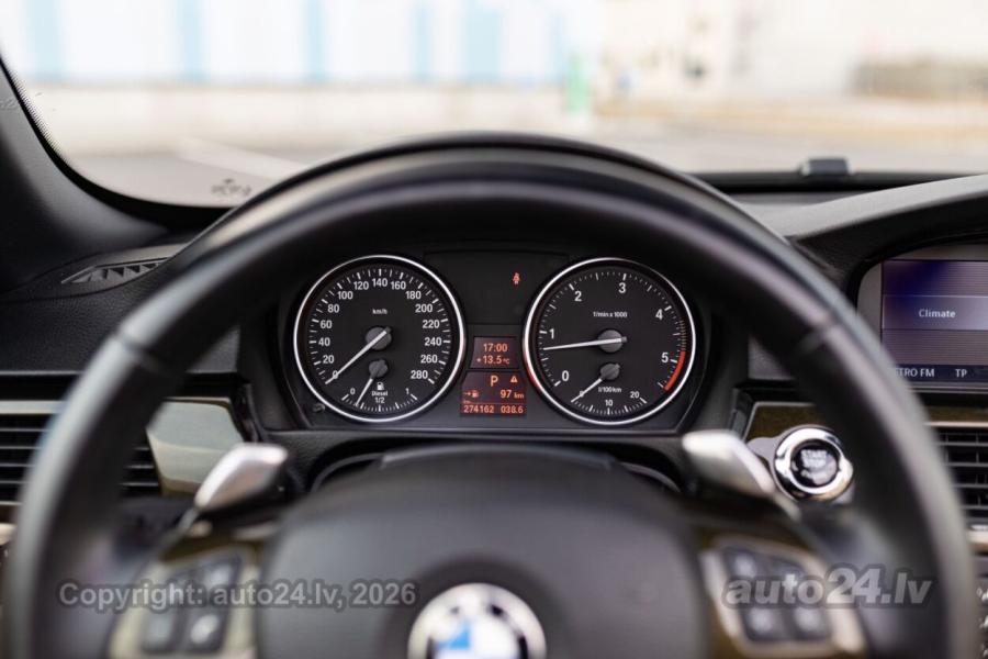 Smilšu krāsa BMW 3 Series 2008 Tallina, ar dzinēja tilpumu 3.00 L un nobraukumu 274 tūkst. km par 8990 €, foto 24 vietnē AUTOMOTO.COM.LV